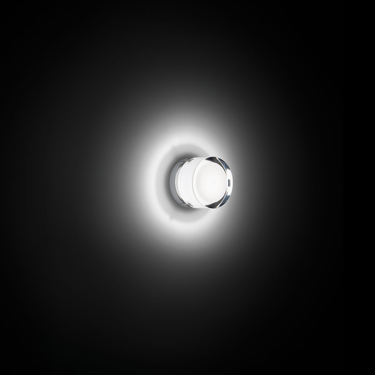 Chrome Scotch 0960 Wall Lamp (LED, Non-Dimmable) by Vibia - lightandyou.com