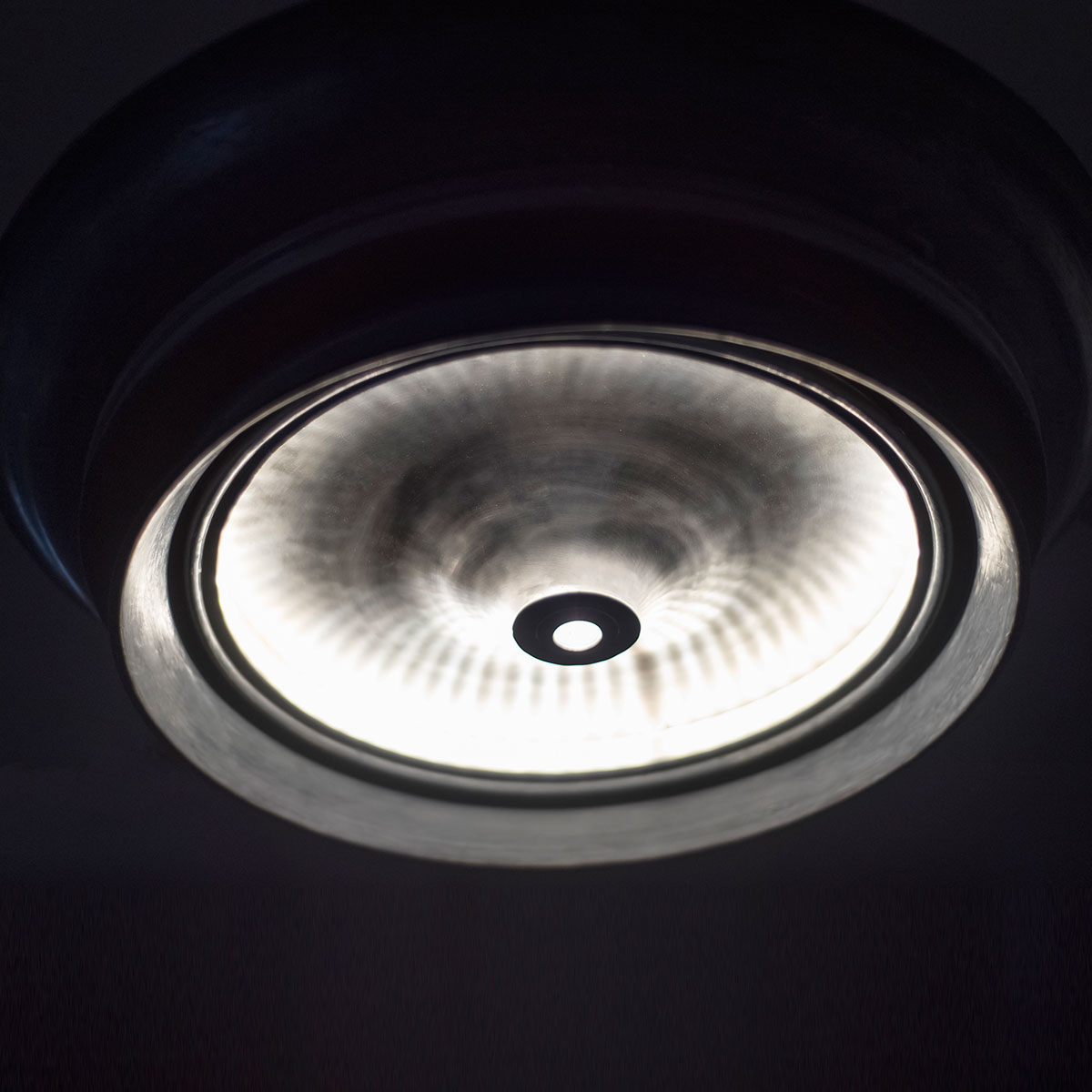 Antique Gloss Cement & Hand Beaten Satin Aluminium Deepam Lamp Large ...